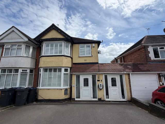 3 bedroom property to let in Arden Oak Road, Sheldon £1,550 pcm