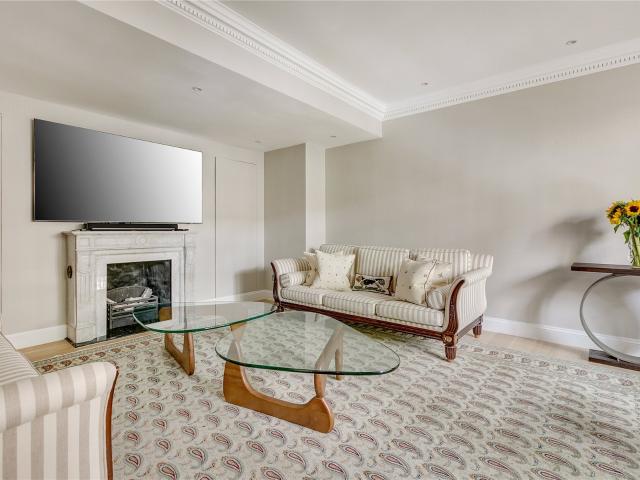 3 bedroom property to let in Belgrave Place, London, SW1X £10,000 pcm