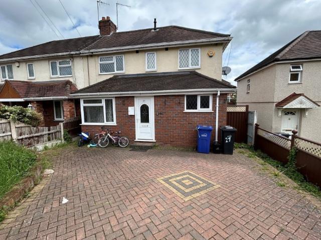 3 bedroom property to let in Blewitt Street, Brierley Hill, West Midlands £1,200 pcm