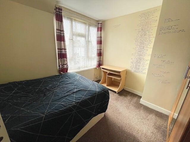 3 bedroom property to let in Botany Road, Walsall, WS5 £1,100 pcm