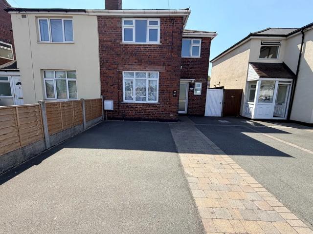 3 bedroom property to let in Bridge Cross Road £1,200 pcm