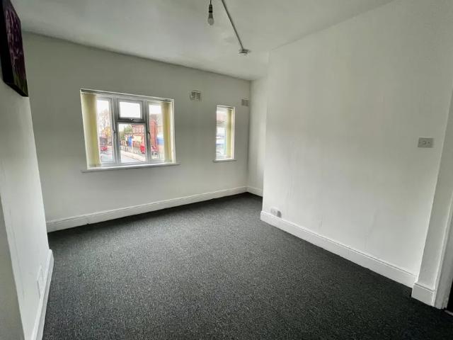3 bedroom property to let in Bristol Road South, Northfield, B31 £850 pcm