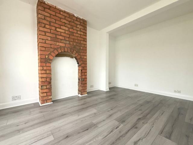 3 bedroom property to let in Broad Lane, Kings Heath B14 £1,285 pcm