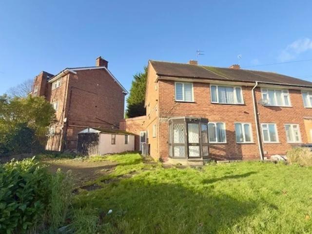 3 bedroom property to let in Chestnuts Avenue, Birmingham B26 £1,350 pcm