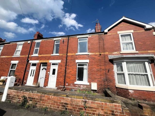 3 bedroom property to let in Crown Road, Stonegravels, Chesterfield, S41 £1,000 pcm