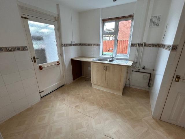 3 bedroom property to let in Dudhill Road, Rowley Regis, West Midlands £1,250 pcm