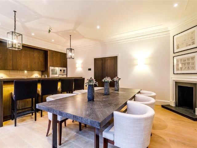 3 bedroom property to let in Duke Street, London, W1K £5,900 pw