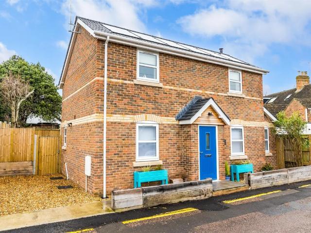 3 bedroom property to let in Denmark Lane, Poole £1,650 pcm