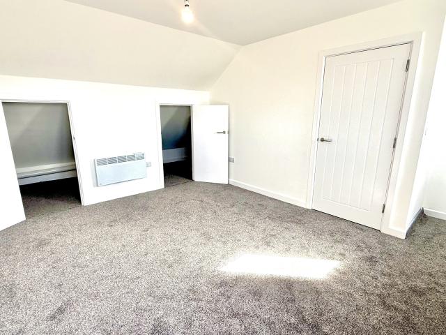 3 bedroom property to let in Derbyshire Lane, Scarsdale Heights, Woodseats, S8 £1,350 pcm