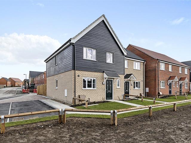 3 bedroom property to let in Fortress Road, IP25 6FN £1,300 pcm
