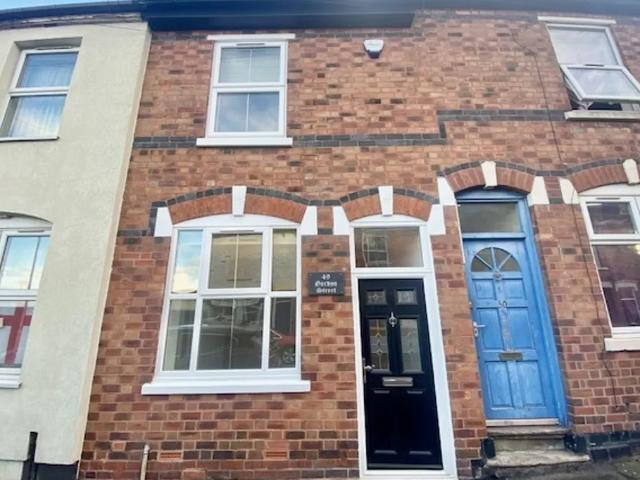 3 bedroom property to let in Gordon Street, Wolverhampton £1,200 pcm