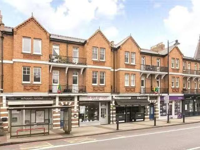 3 bedroom property to let in Huguenot Place, London, SW18 £2.