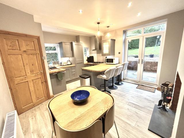 3 bedroom property to let in Hurlfield Avenue, Gleadless, Sheffield, S12 £1,200 pcm