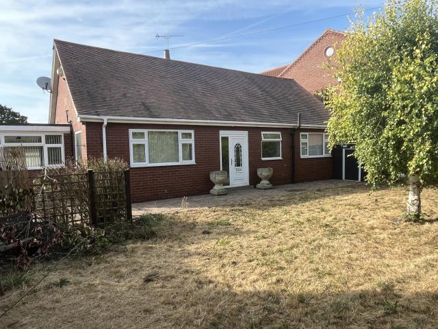 3 bedroom property to let in Hall Villa Lane, DN5 £1,200 pcm