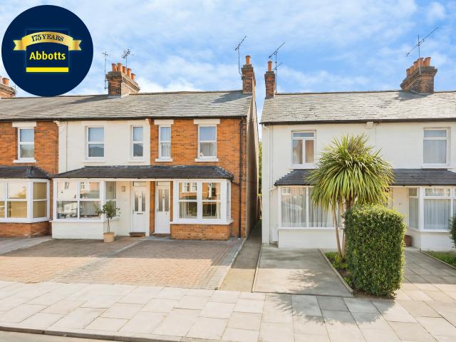 3 bedroom property to let in Henry Road, Chelmsford, CM1 £1,850 pcm