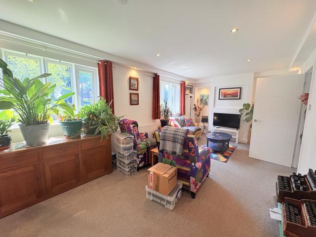 3 bedroom property to let in Joan Lane, Hooton Levitt £1,150 pcm