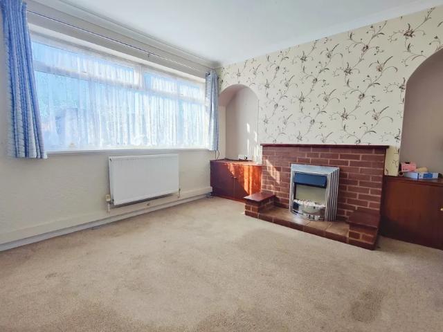 3 bedroom property to let in Kings Road, Kingstanding B44 £1,100 pcm