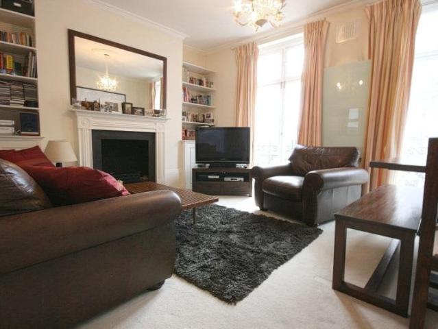 3 bedroom property to let in Kingsland Road, Haggerston £3,800 pcm