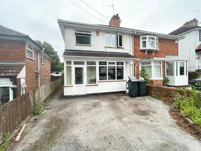 3 bedroom property to let in Lyndworth Road, Birmingham, B30 £1,200 pcm