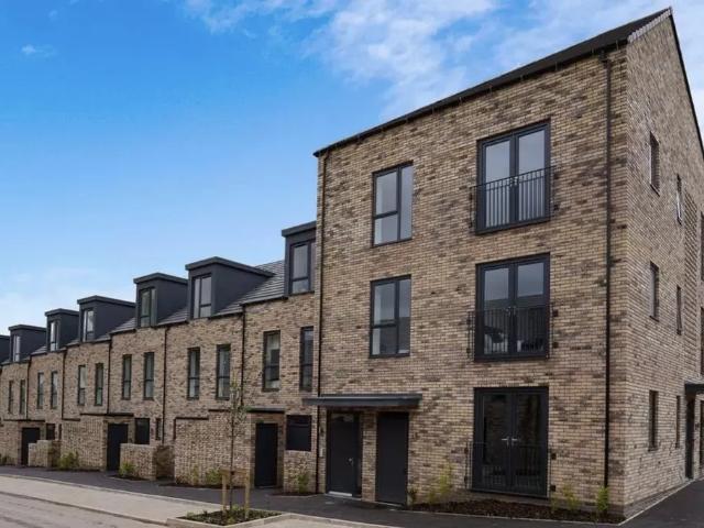 3 bedroom property to let in Lanchester Close, Belgrave Village, B12 £2,000 pcm