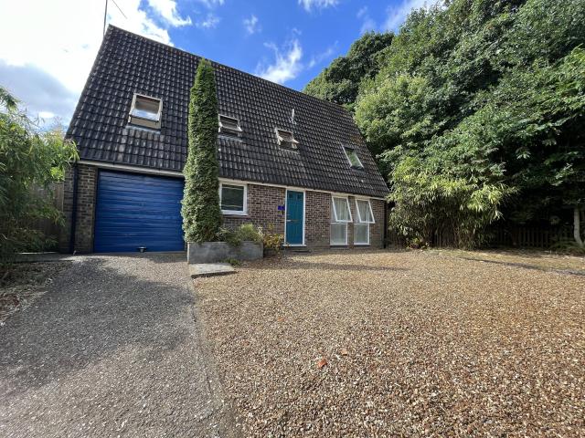3 bedroom property to let in Langland, King's Lynn. £1,300 pcm