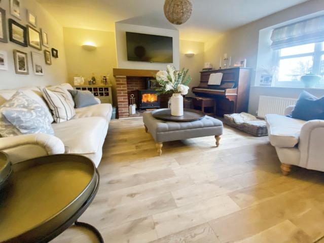 3 bedroom property to let in Lavender Cottage, NR10 3JD £1,400 pcm