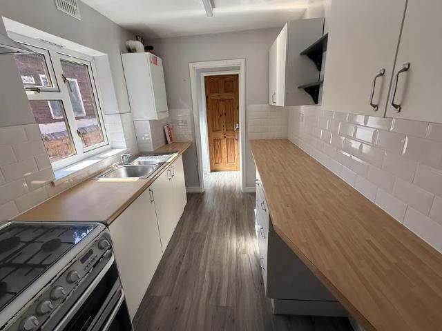 3 bedroom property to let in Leslie Road, Wolverhampton £1,100 pcm