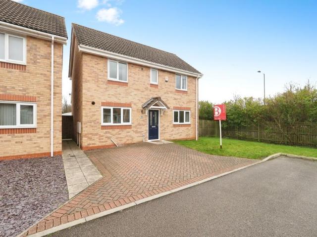 3 bedroom property to let in Lime Avenue, Auckley £1,200 pcm