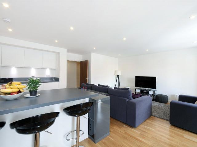 3 bedroom property to let in Rutherford House, 483 Battersea Park Road, Battersea, SW11 £3,500 pcm