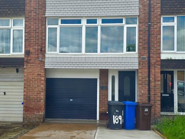 3 bedroom property to let in Standon Road, Winkobank, Sheffield, S9 £1,100 pcm