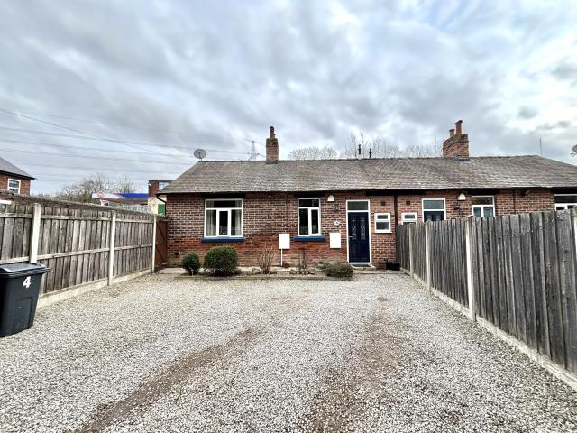 3 bedroom property to let in Station Road, Renishaw, Sheffield, S21 £1,150 pcm