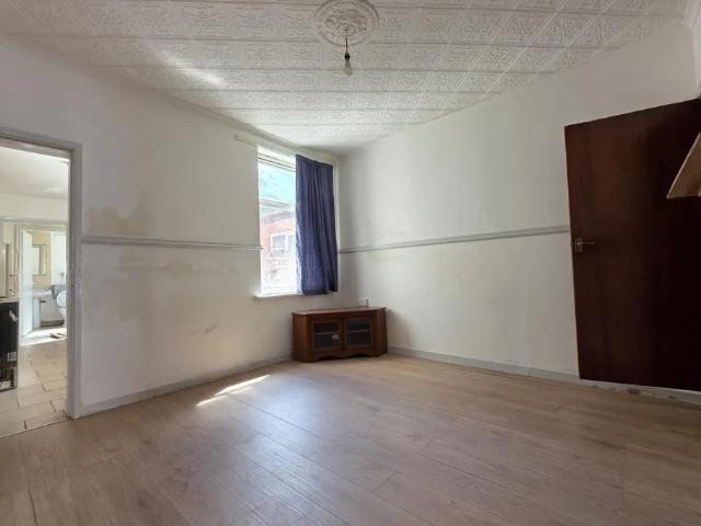3 bedroom property to let in Stratton Street, Wolverhampton, WV10 £1,100 pcm