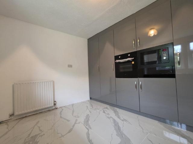 3 bedroom property to let in Sangwin Road, Bilston £1,250 pcm