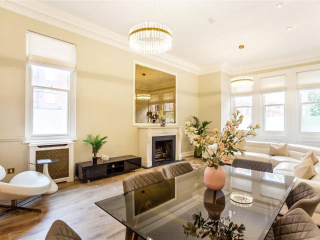 3 bedroom property to let in Sloane Gardens, Chelsea, SW1W £20,000 pcm