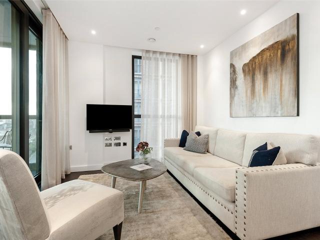 3 bedroom property to let in Thornes House, 4 Charles Clowes Walk, London, SW11 £7,700 pcm