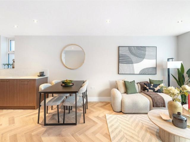 3 bedroom property to let in Thornton Road, London, SW12 £4,200 pcm