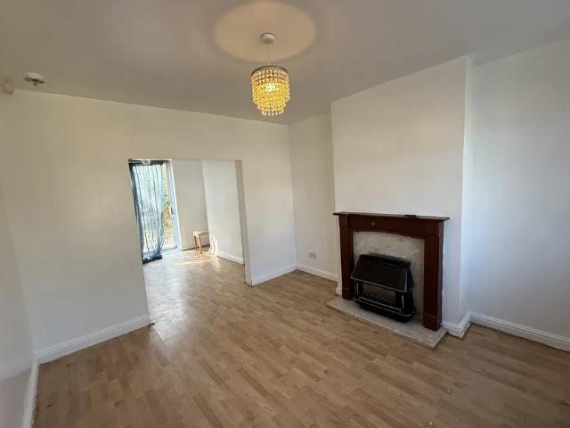 3 bedroom property to let in Victoria Road, Wolverhampton £1,200 pcm