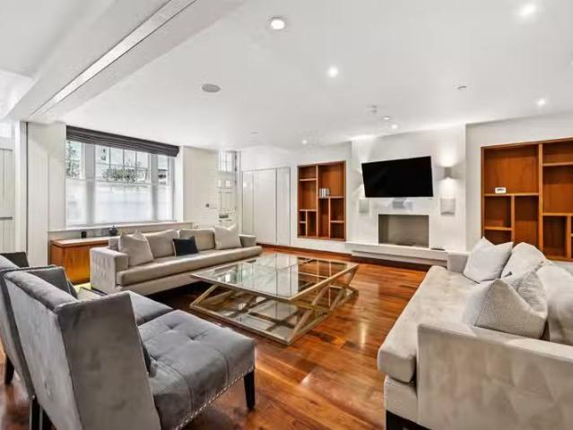 3 bedroom property to let in Wilton Row, Belgravia, SW1X £13.