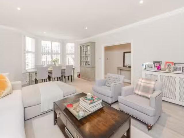 3 bedroom property to let in 25 Longridge Road, Earls Court, S.