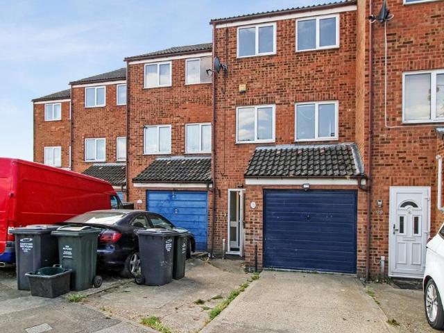 3 bedroom property to rent