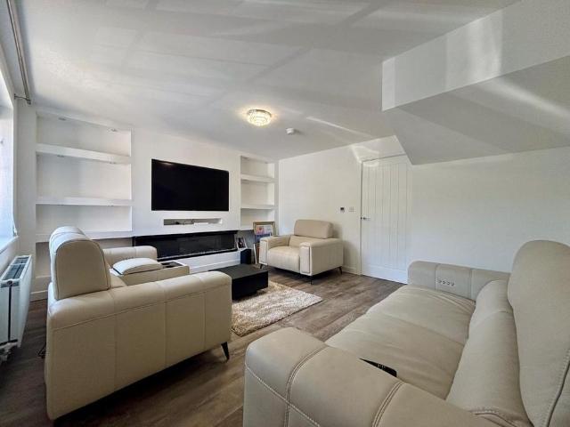 3 bedroom property to rent