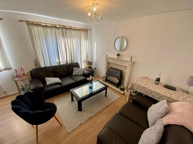 3 bedroom property to rent
