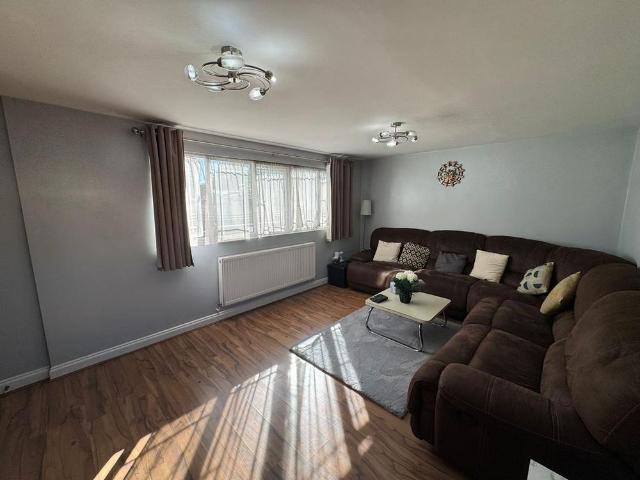 3 bedroom property to rent