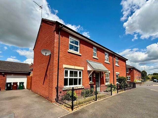 3 Bedroom Property To Rent In Welland Road, Derby, DE65