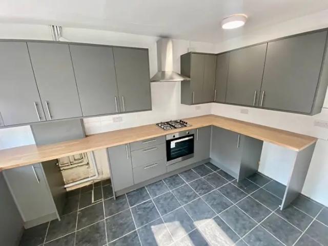 3 Bedroom Property To Rent In Benson Terrace, Penclawdd, Swansea, SA4
