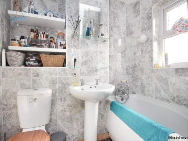 3 bedroom property to rent in Bracknell