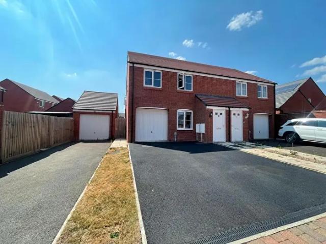 3 Bedroom Property To Rent In Buller Close, Kettering, NN15