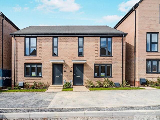 3 Bedroom Property To Rent In Fleming Gardens, Milton Keynes, MK4