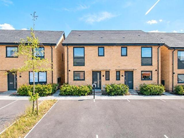 3 Bedroom Property To Rent In Hallikar Drive, Whitehouse, Milton Keynes, MK8