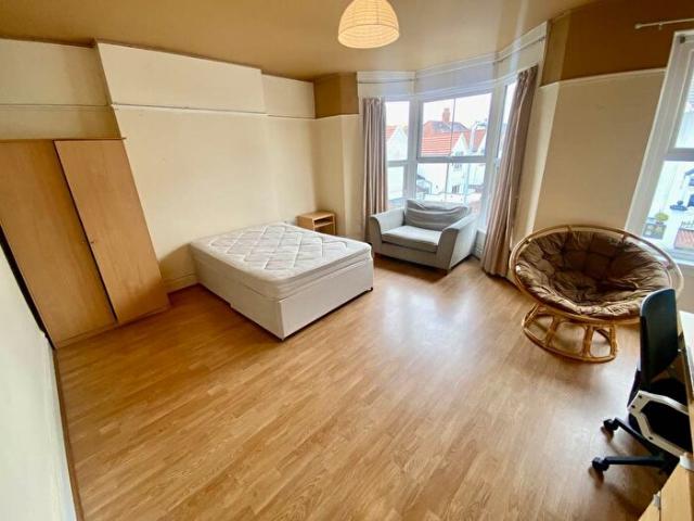 3 Bedroom Property To Rent In Le Breos Avenue, Uplands, Swansea, SA2
